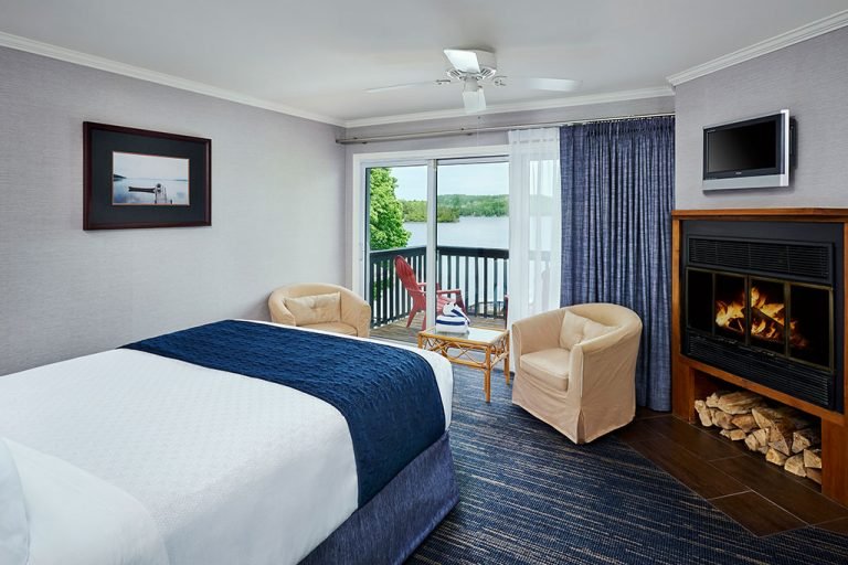 Haliburton Country Inn Accommodations for Couples